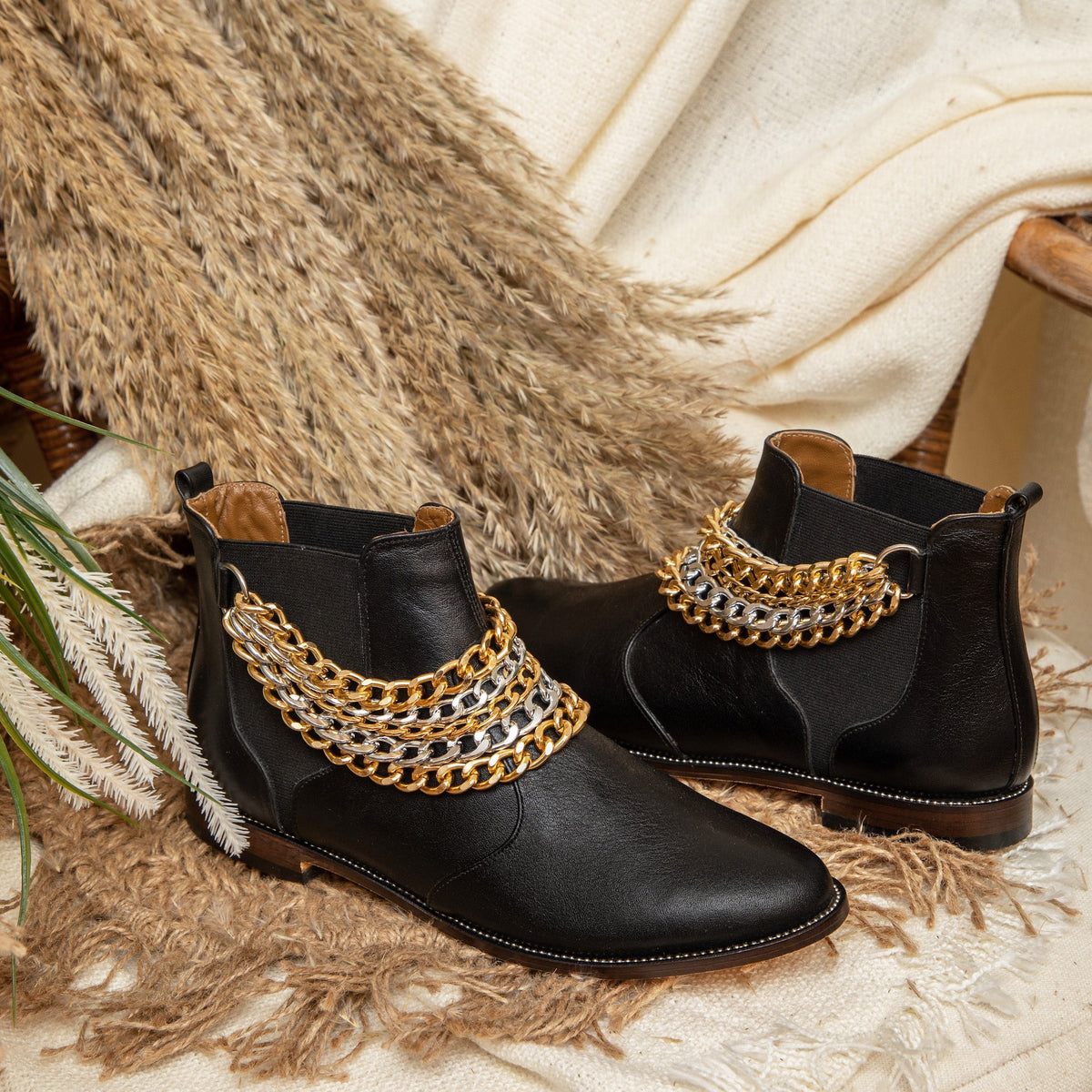 Chains Chelsea Boots Black – Pellame