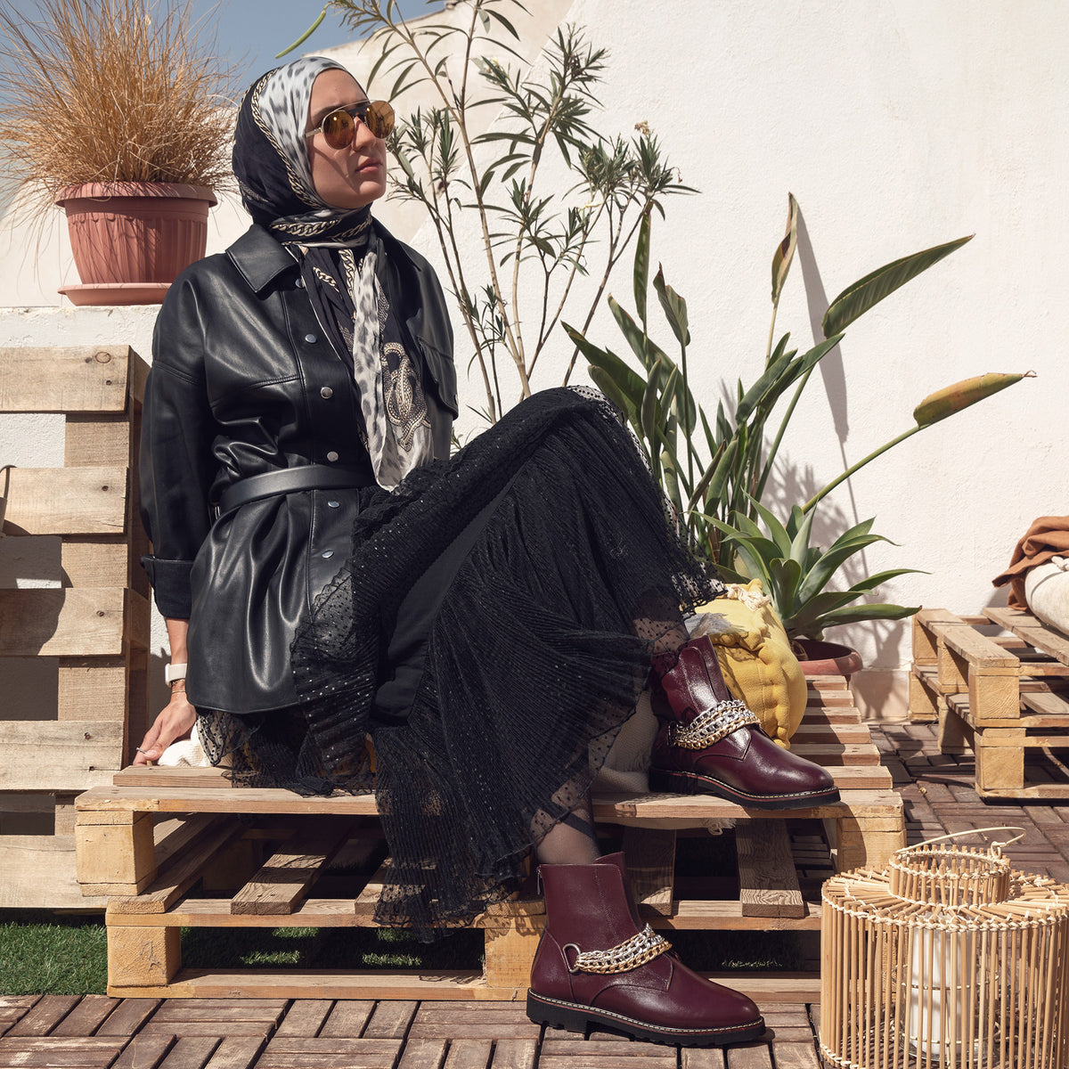 Chains Combat Boots Burgundy – Pellame